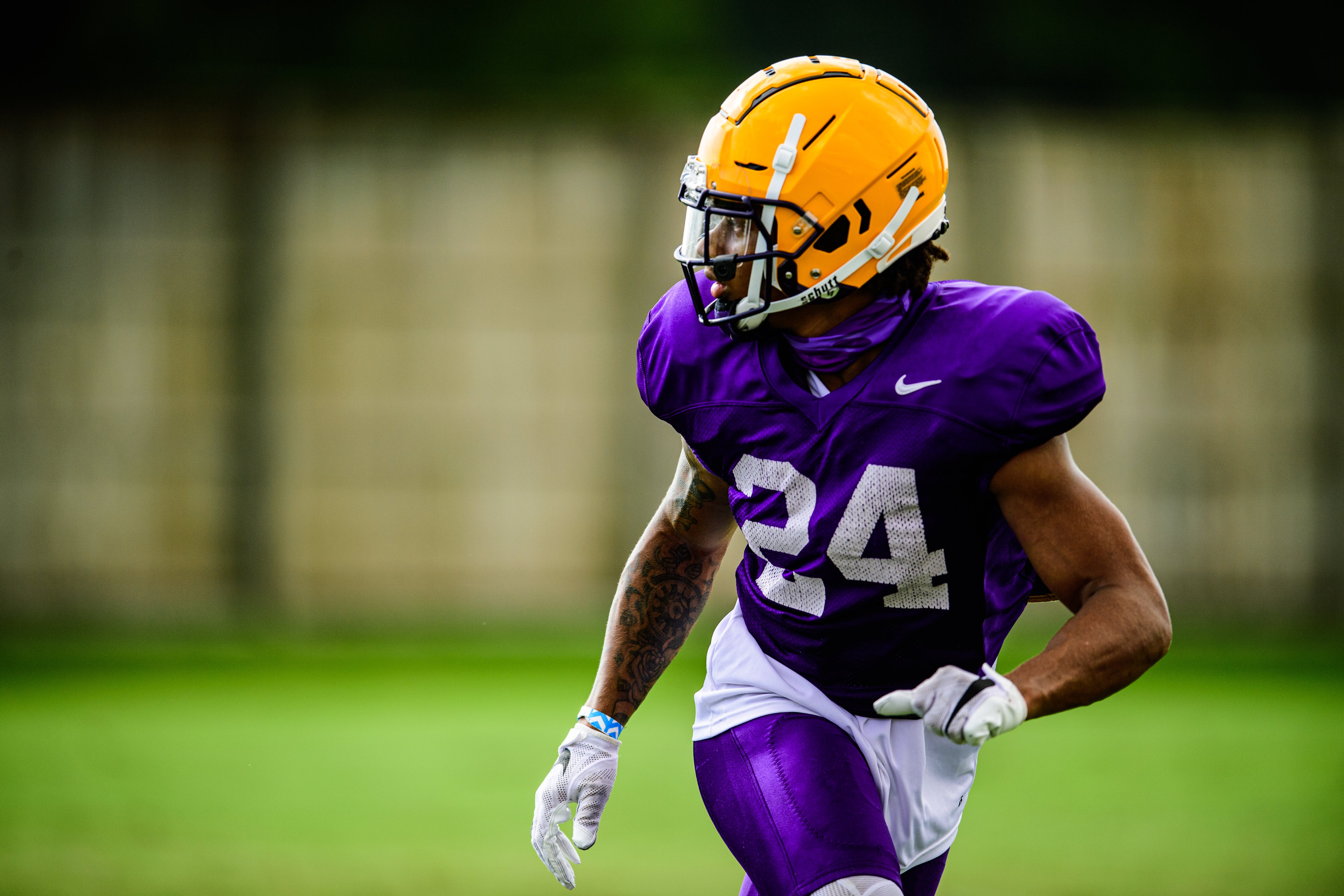 LSU Football Practices in Shoulder Pads for First Time This Fall – LSU ...
